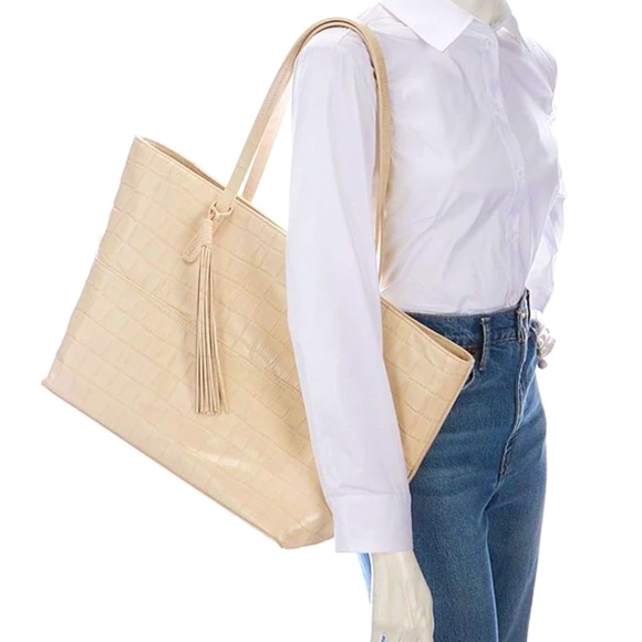 ANTONIO MELANI | Bags | Antonio Melani East West Large Leather Tote Bag ...